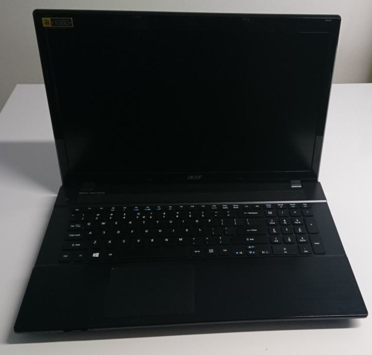 Prenosni računalnik 17 Acer I7/8GB/384GB SSD/Geforce 760m 4GB