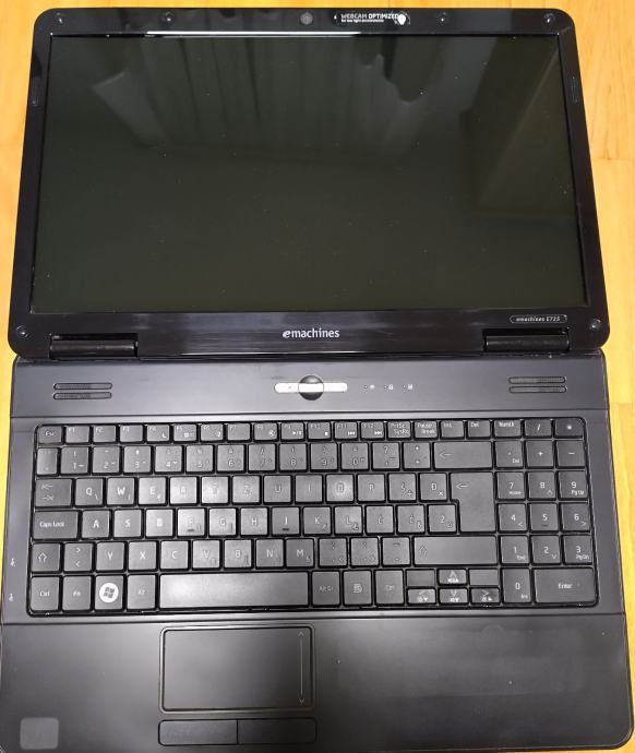 Prenosni računalnik Acer emachines E725