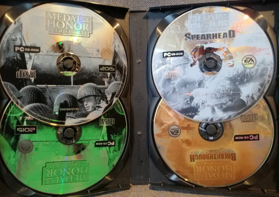 PC vojna igra: Medal of Honor Allied Assault War Chest (4x PC CD-ROM)