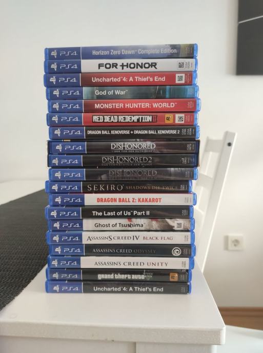 PS4 igre (cene v opisu oglasa)
