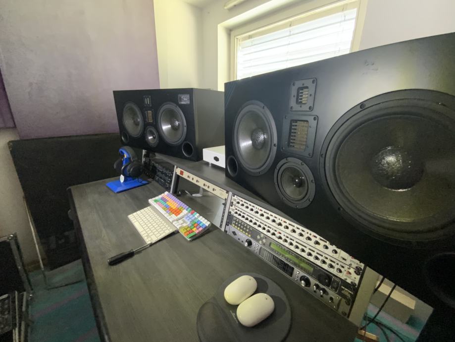 STUDIJSKI VRHUNSKI ZBOČNIKI ADAM AUDIO.S5A MkII aktivni trosistemski