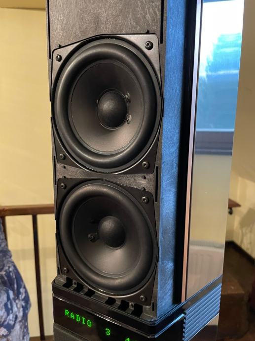 BeoLab Penta MK3 zvočniki in ojačevalec BeoMaster 7000 BANG & OLUFSEN