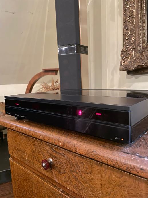 BeoLab Penta MK3 zvočniki in ojačevalec BeoMaster 7000 BANG & OLUFSEN