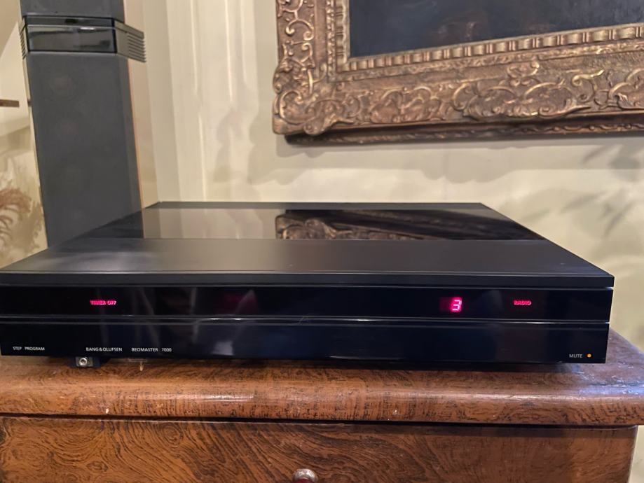 BeoLab Penta MK3 zvočniki in ojačevalec BeoMaster 7000 BANG & OLUFSEN