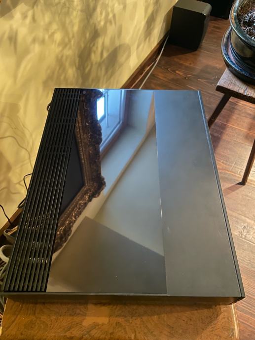 BeoLab Penta MK3 zvočniki in ojačevalec BeoMaster 7000 BANG & OLUFSEN