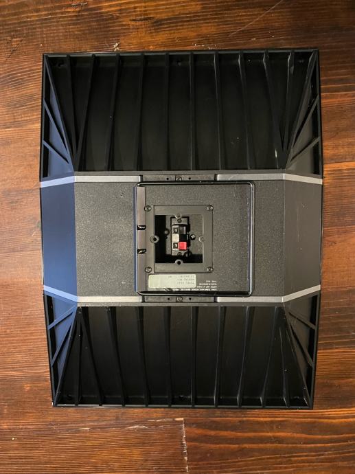 BeoLab Penta MK3 zvočniki in ojačevalec BeoMaster 7000 BANG & OLUFSEN