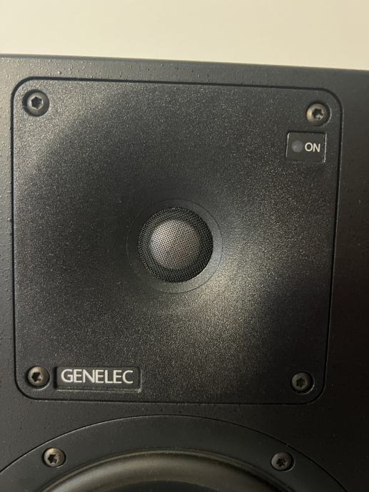 Genelec 1030A profesionalni studijski monitorji - aktivni