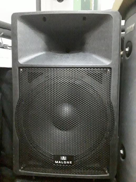 Prodam dva aktivna zvočnika malone 15 inch