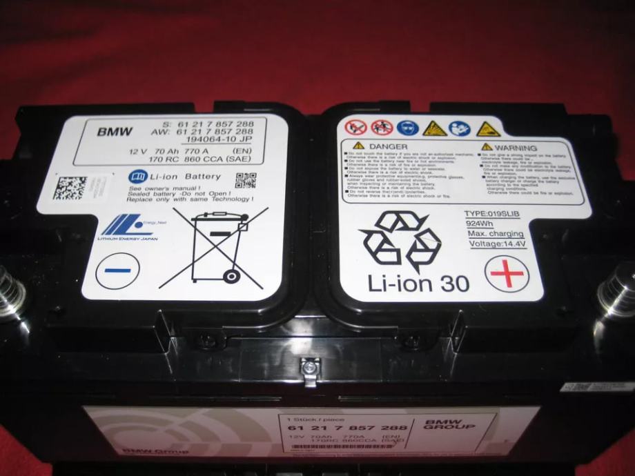 Originalna litij-ionska zaganjalna baterija BMW 61217857288