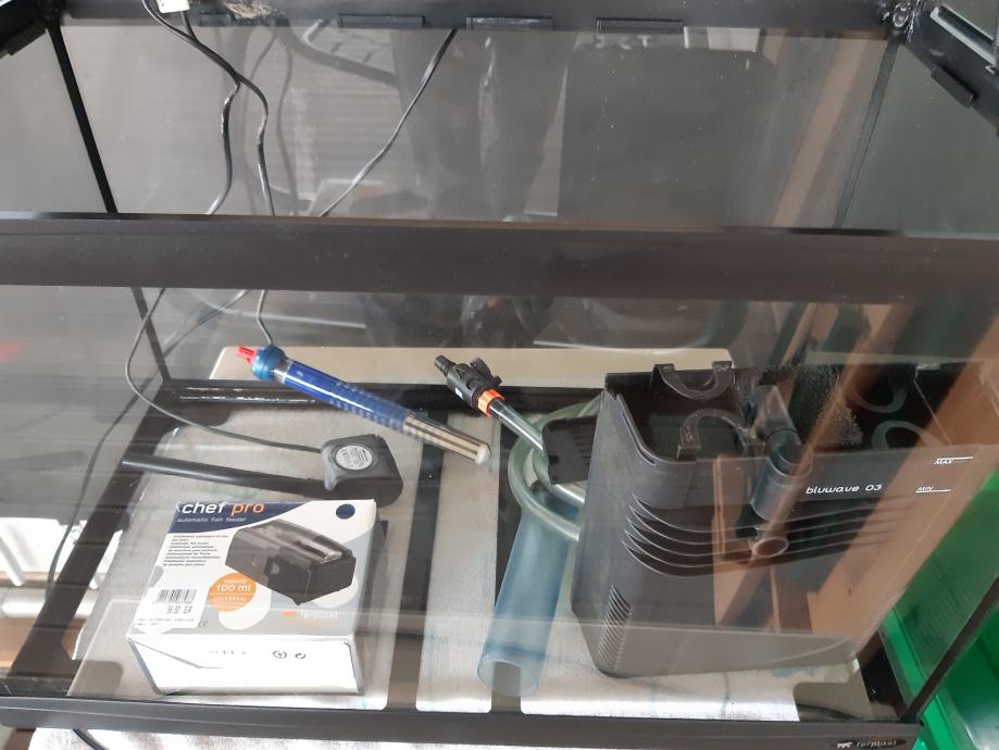 Akvarij za ribe 60 l. prodam