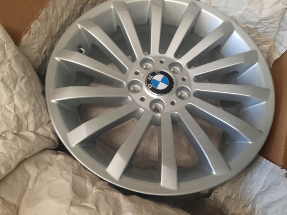 1x NOVO BMW platišče style 196 18 6775607 8x18 et34