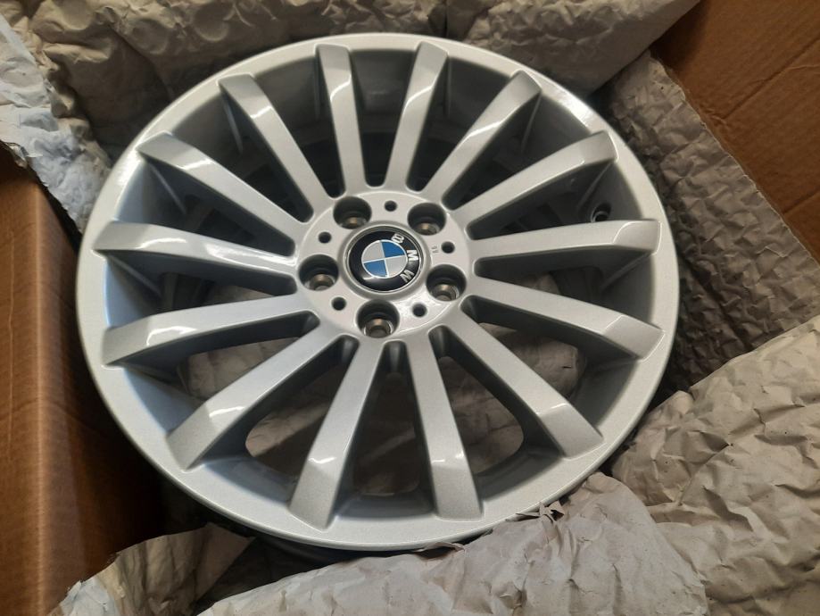 1x NOVO BMW platišče style 196 18 6775607 8x18 et34