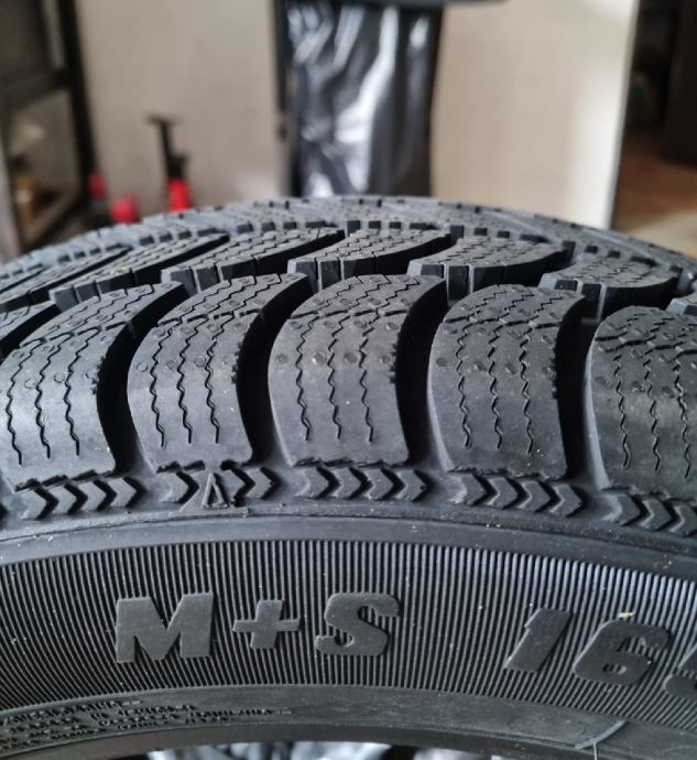 2 gumi Sava M+S (15€ kos)