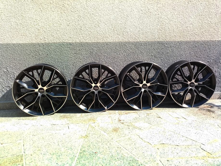 Platišča Momo Massimo Matt Black 17x7.5 5x100 ET42 72.30