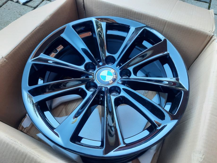 Style 236 17 platišče BMW 6867127 8x17 et30
