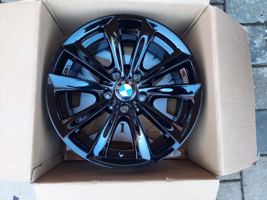 Style 236 17 platišče BMW 6867127 8x17 et30