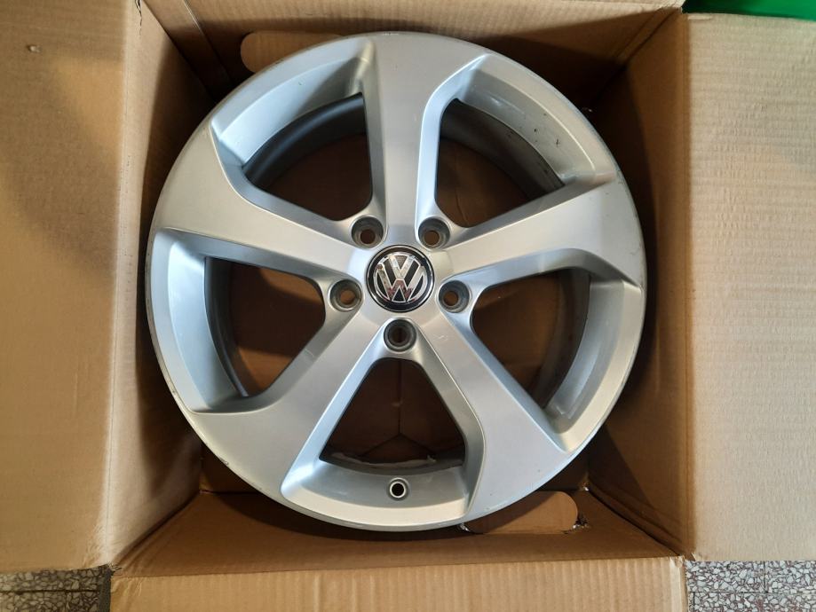 VW Brooklyn 17, 7.5J, et49, kataloška št. 5G0601025BG.