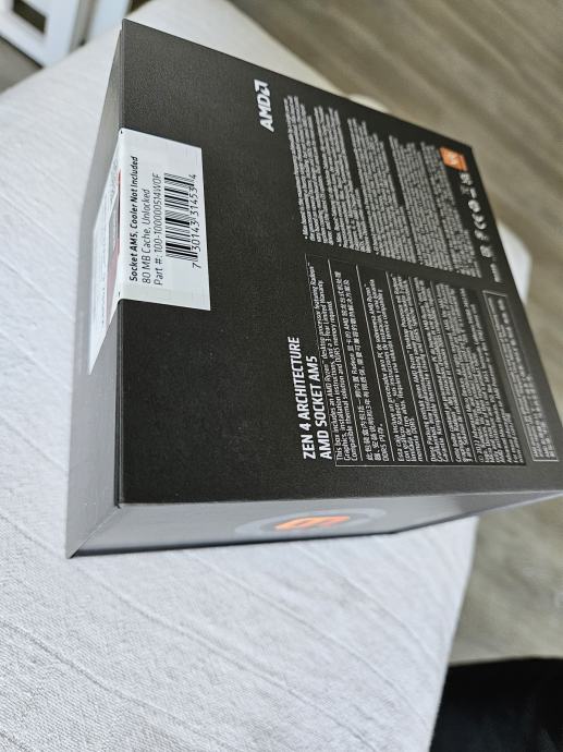 AMD Ryzen 9 7950X 4,5/5.7GHz 64MB AM5 170W BOX brez hladilnika proceso