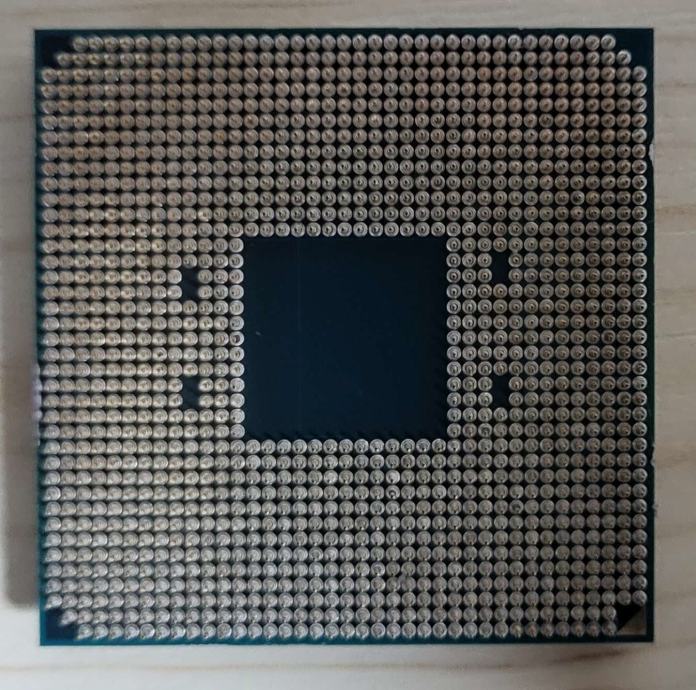 RYZEN 5 3600 + stock cooler