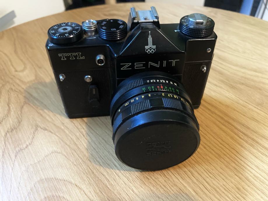 Analogni fotoaparat Zenit TTL-Special Olympic Edition Moscow 1980