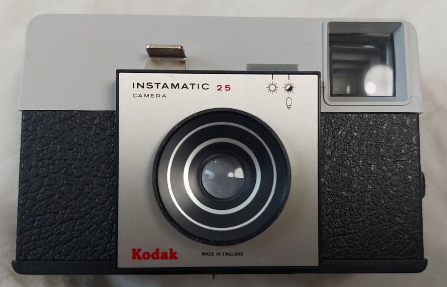 KODAK Instamatic 25 Analogni fotoaparat