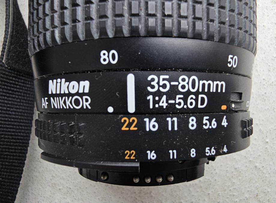 Nikon F50 35mm SLR Nikkor AF 35-80mm f/1.4-5.6 analogni