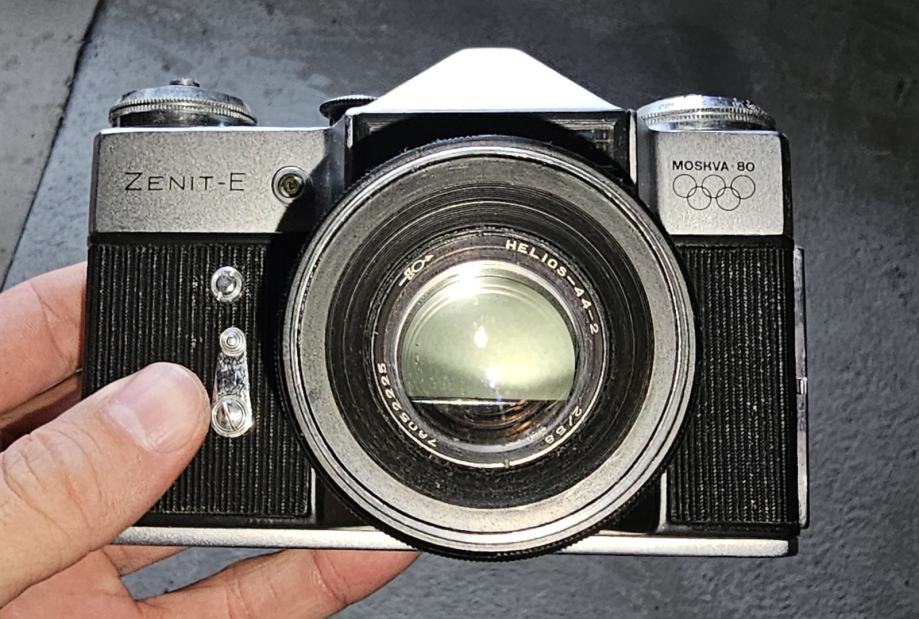 Zenit-E Moskva-80 + Pentacon 135mm f/2.8 objektiv