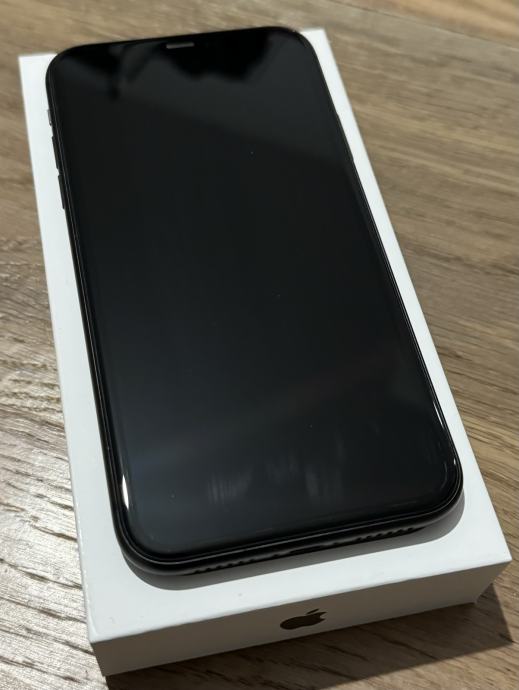 Prodam Apple iPhone 11 256GB - črni