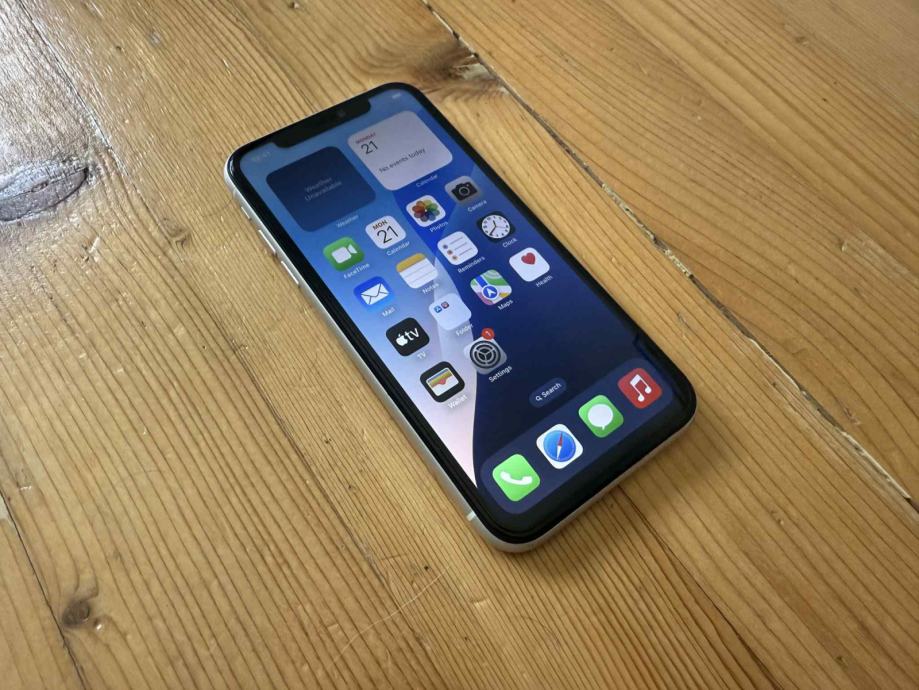 iPhone 11 64GB Lepo ohranjen! Brezhiben!