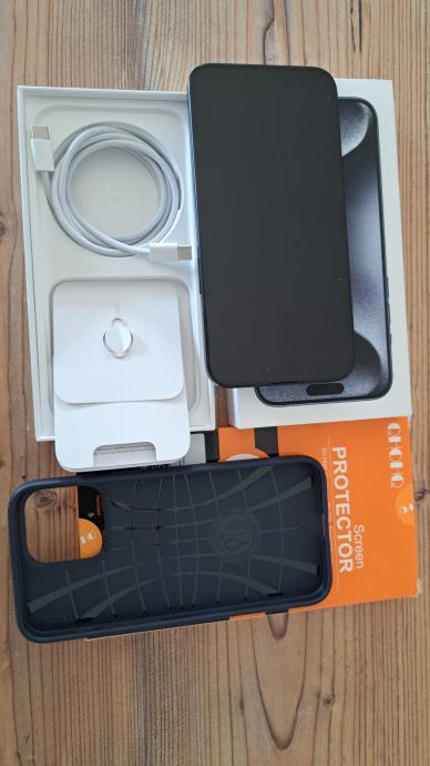 iPhone 15 Pro Max 256 GB (moder)-NOV, nerabljen, z računom+garancijo