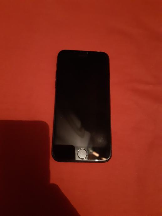 iPhone 7- Lepo Ohranjen