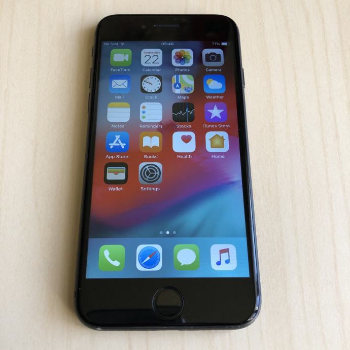 Iphone 8 Black 64GB - ZNIŽAN IZ 450€