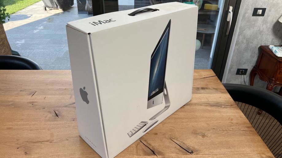 APPLE AiO namizni računalnik iMac 21,5 2,7 GHz (ME086CR/A)