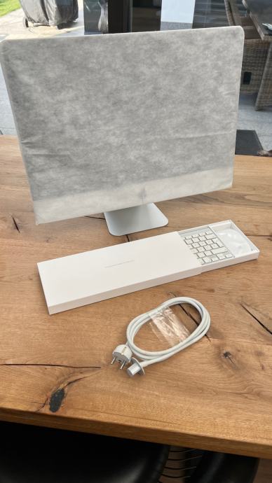 APPLE AiO namizni računalnik iMac 21,5 2,7 GHz (ME086CR/A)