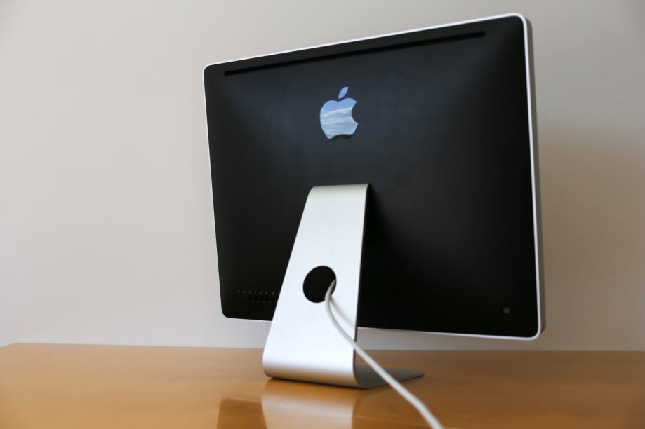 Apple iMac 24 2009 - brezhiben - SSD 240 GB + 640 GB HDD