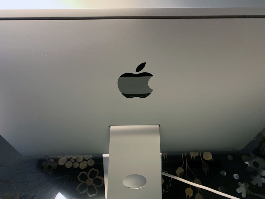 Apple iMac 27-Inch Core i5 2.66 (Late 2009)