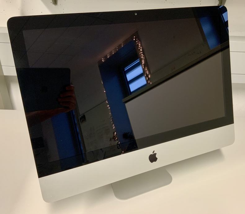 Računalnik Apple iMac 21.5, Mid 2011, macOS Monterey, AMD WX4150