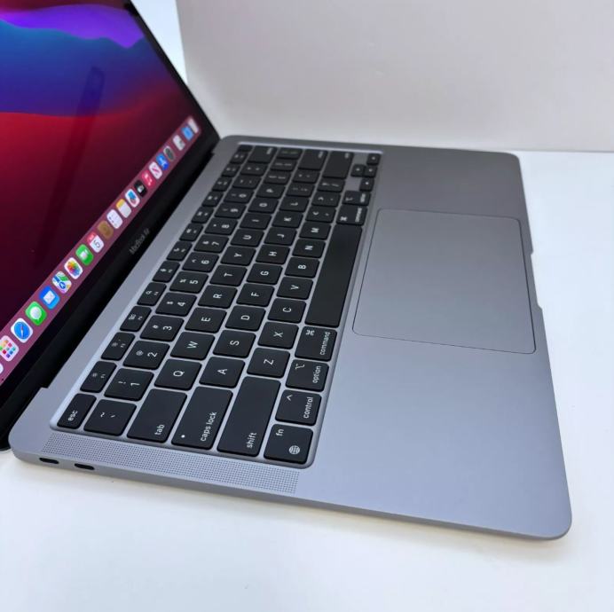 13-palčni MacBook Air - Space Grey - M1, 16 GB RAM, 512 GB SSD