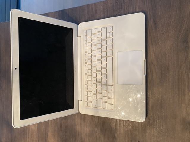 Apple Macbook 2009