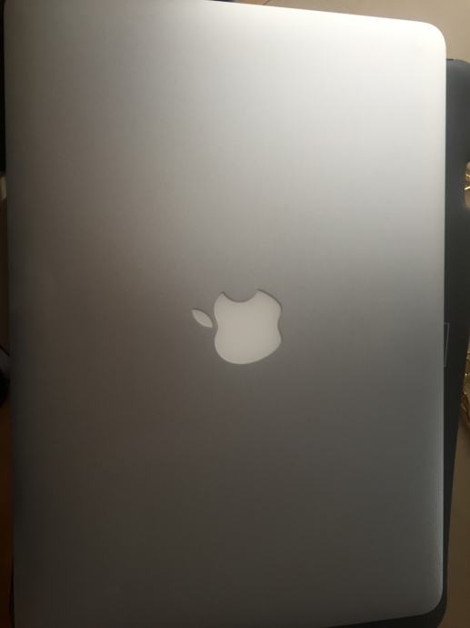 Apple MacBook Air 13 (2015, i5, Dual core, 1,6GHz, 4GB, 128GB SSD)