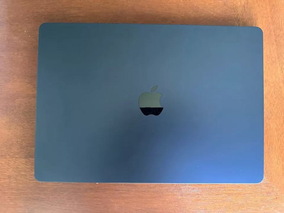 Apple MacBook Air 15-palčni prenosnik - čip Apple M3 - 16 GB pomnilnik