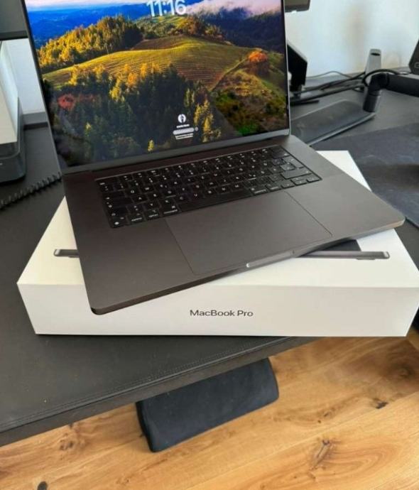 Apple MacBook M3 Pro 14 M2 2023 (1TB SSD, M3 PRO, 18 GB)