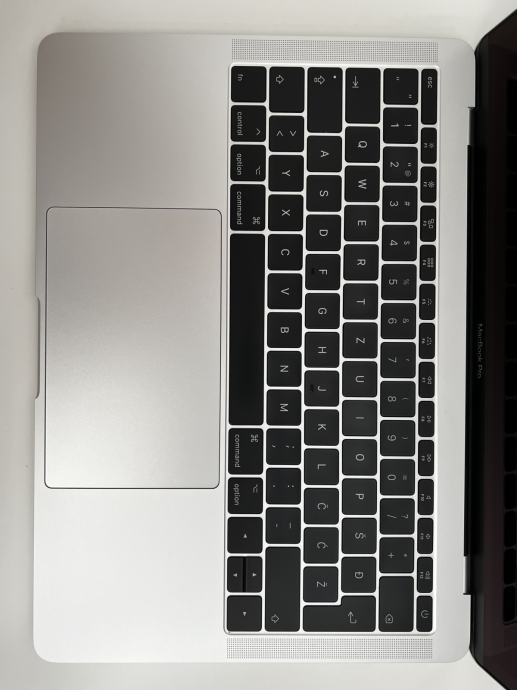 Apple MacBook Pro (13-inch, 2017, Two Thunderbolt 3 ports /8GB/256GB)