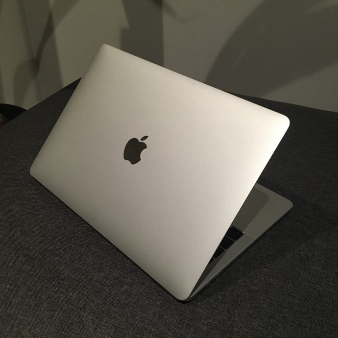 Apple MacBook Pro 13 with Touchbar, 2017 Four Thunderbolt 3 Ports