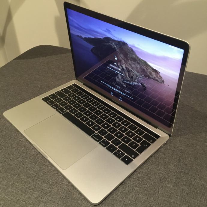 Apple MacBook Pro 13 with Touchbar, 2017 Four Thunderbolt 3 Ports