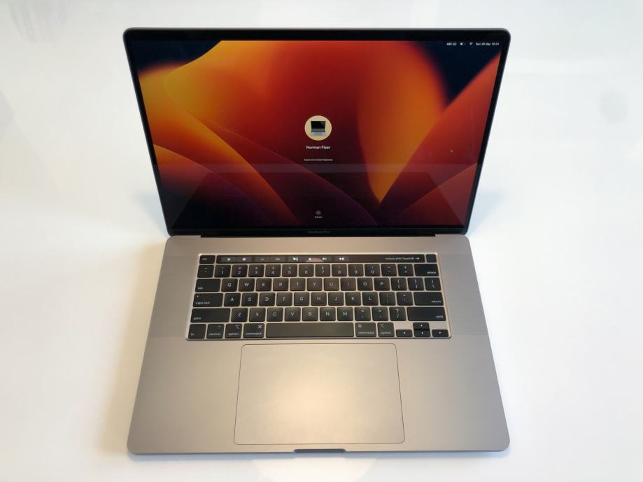 Apple MacBook Pro 2019, 16, 16GB RAM, 1TB SSD