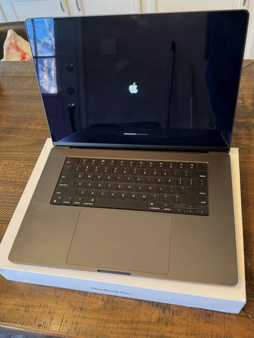 Apple MacBook Pro |16 M3 Pro|36 GB RAM|512 GB SSD|