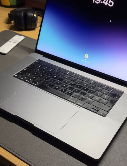 Apple Macbook Pro M1 16