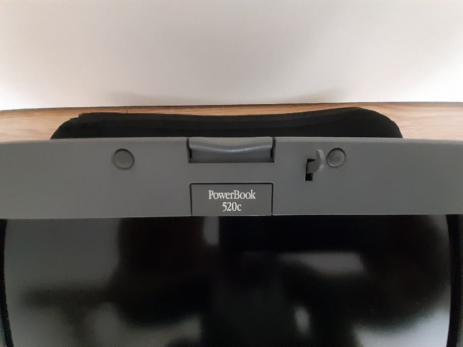 Apple power book 520c