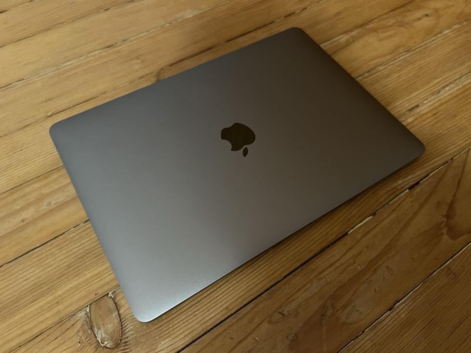 Macbook Air M1, 8GB, 256GB KOT NOV! + Magic Mouse
